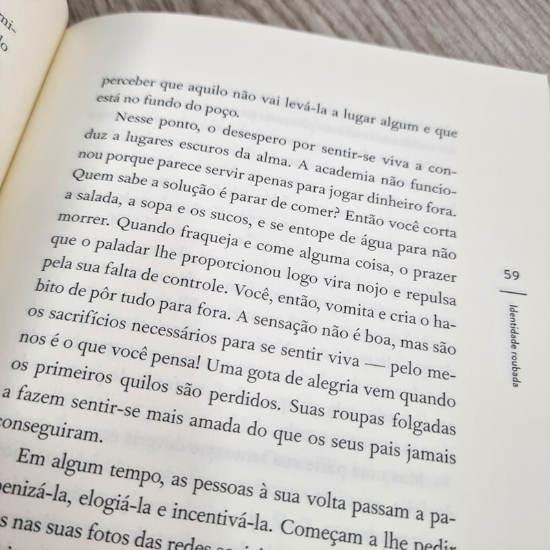 A Culpa Não é Sua | Fabiola Melo A Culpa Não é Sua | Fabiola Melo